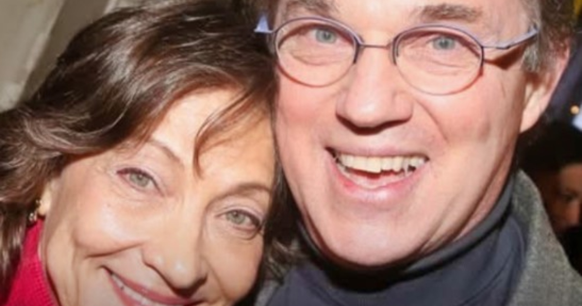 ¡Richard Thomas, estrella de 'Los Walton', es un orgulloso padre de 7 hijos, incluidas trillizas ...