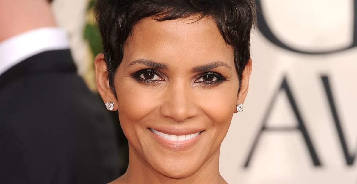 ¡26 años juntos! Stallone, de 77 años, fue visto en la piscina con su ...